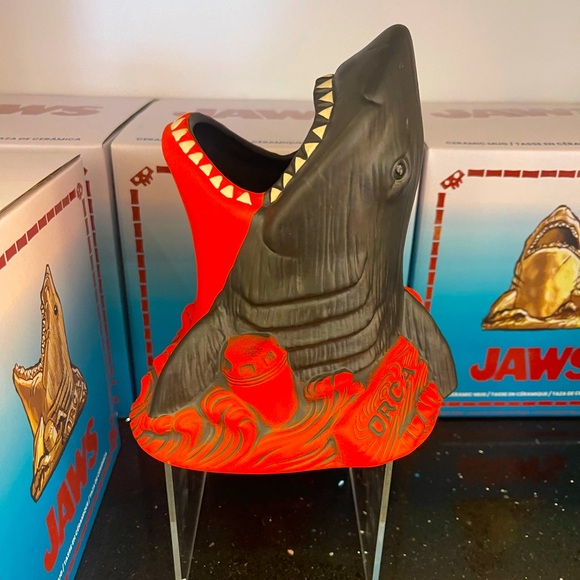 Jaws | Other | New Mondo Jaws 24oz Tiki Mug Redblack Variant Bruce The Shark Universal Studios ...